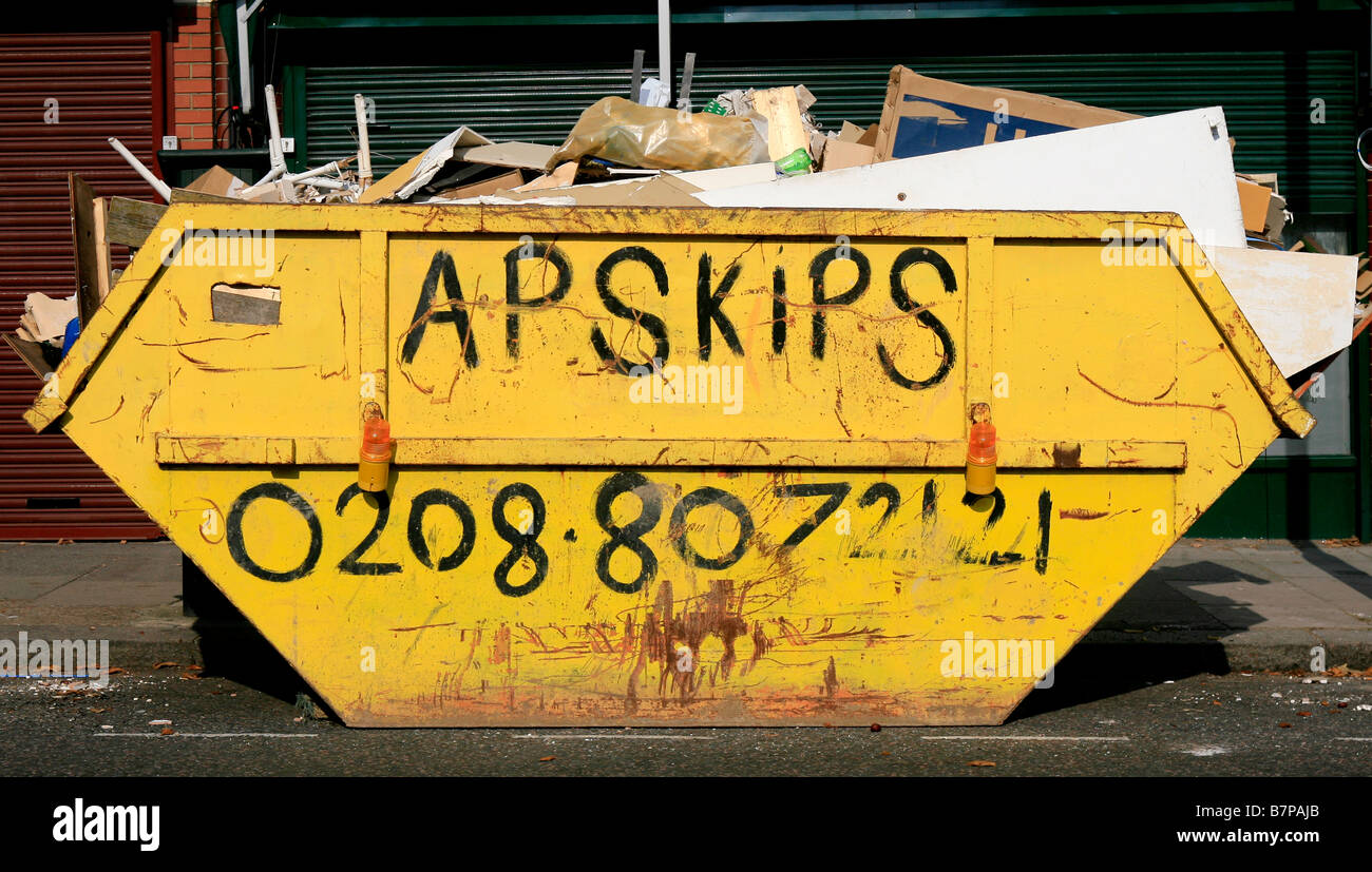 Rubbish Skips Stock Photos & Rubbish Skips Stock Images - Alamy