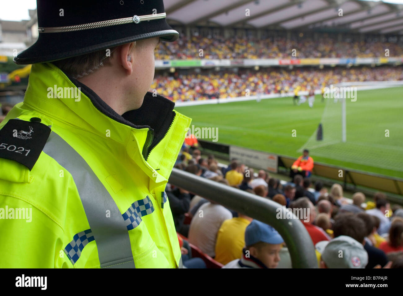 Football crowd stadium hi-res stock photography and images - Alamy