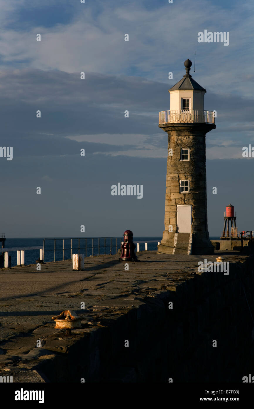 Pier and lighthouse whitby hi-res stock photography and images - Alamy