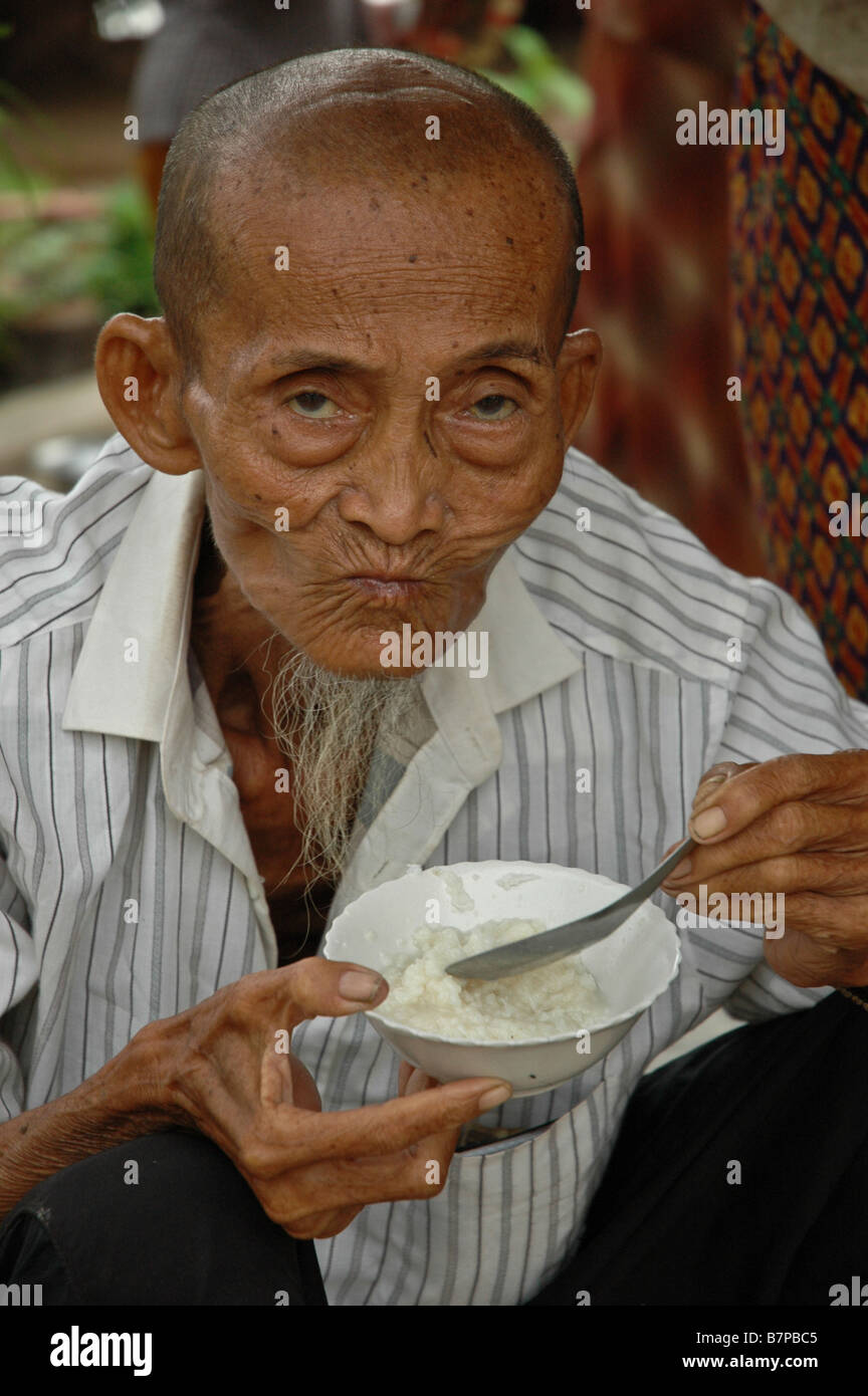 Very old skinny man hi-res stock photography and images - Alamy
