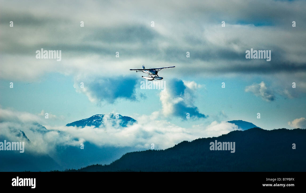 Bush plane hi-res stock photography and images - Alamy