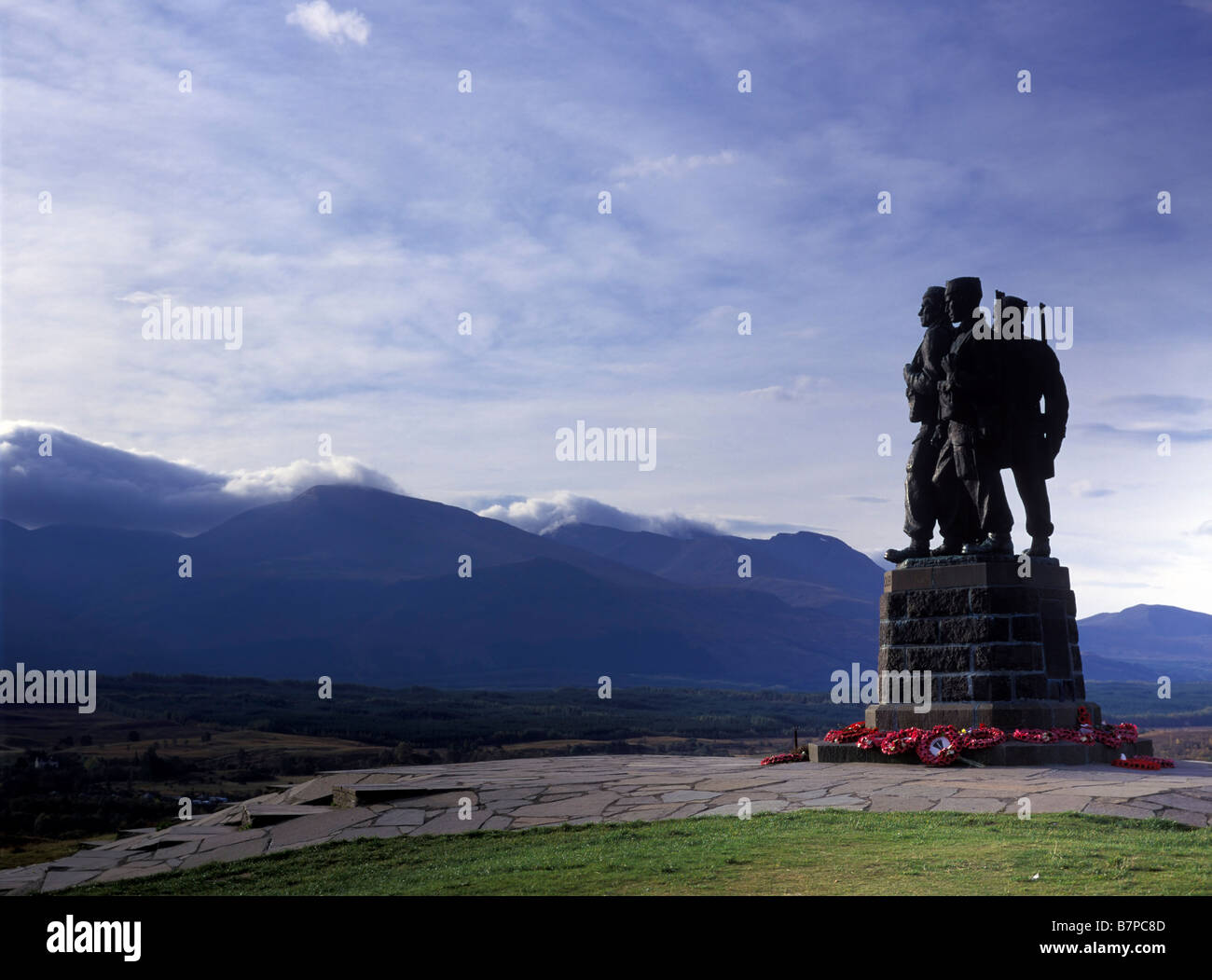 Royal marine commando memorial hi-res stock photography and images - Alamy
