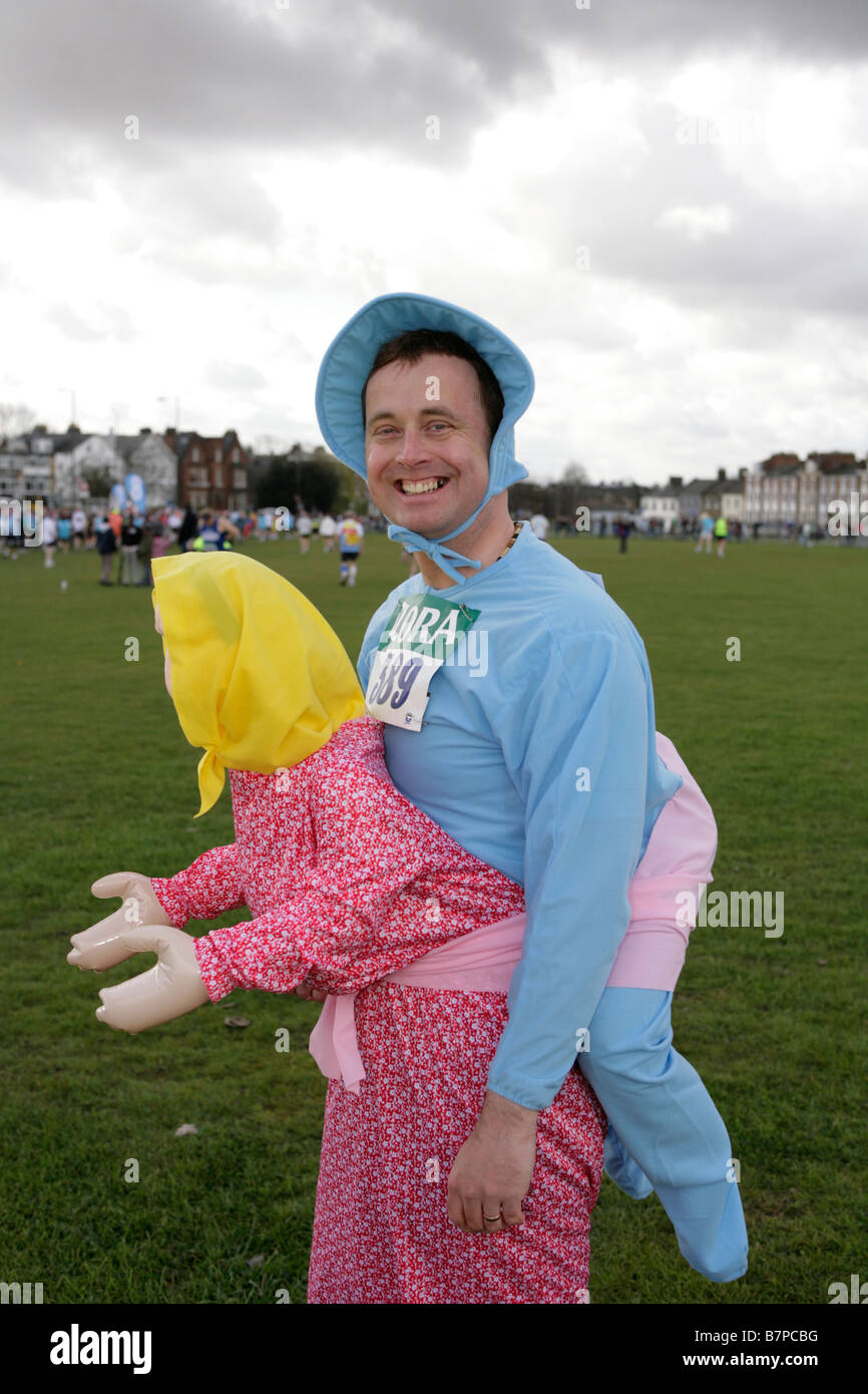 Fun runner london marathon man dressed hi-res stock photography and ...