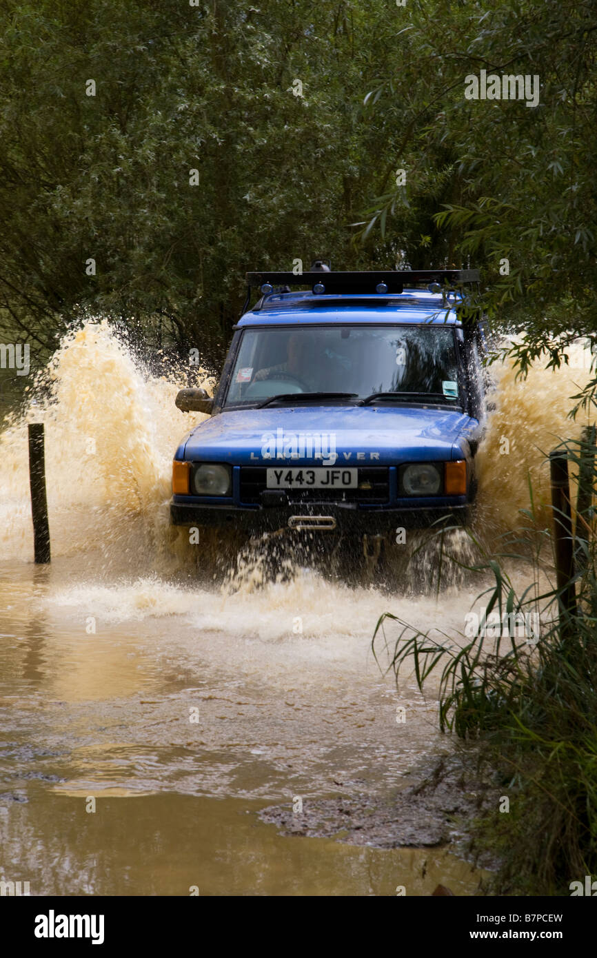 Land rover landrover discovery hi-res stock photography and images - Alamy