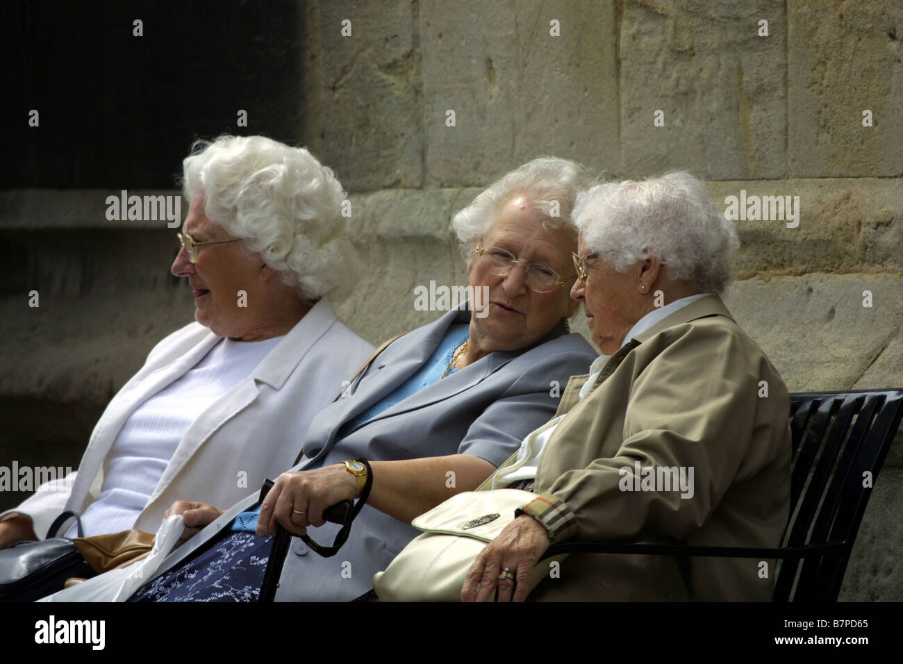 ELDERLY LADIES CHATTING OUTSIDE Stock Photo - Alamy