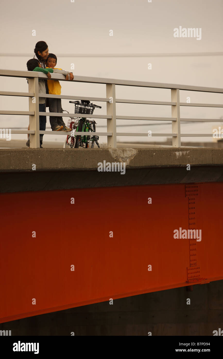 People and children on bridge hi-res stock photography and images - Alamy
