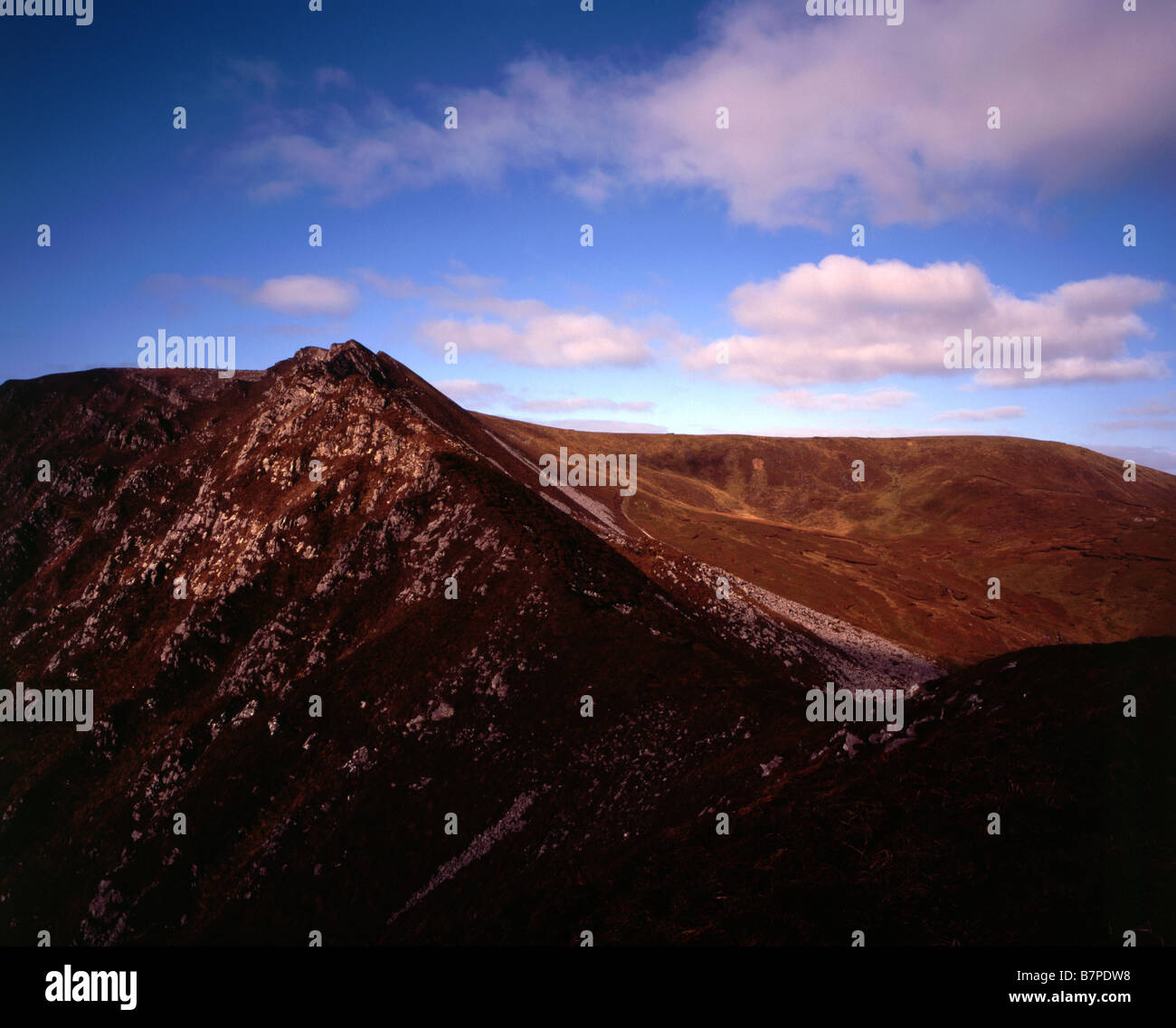 The dramatic cliffs of Slieve League The Amharc Mor near Bunglass ...