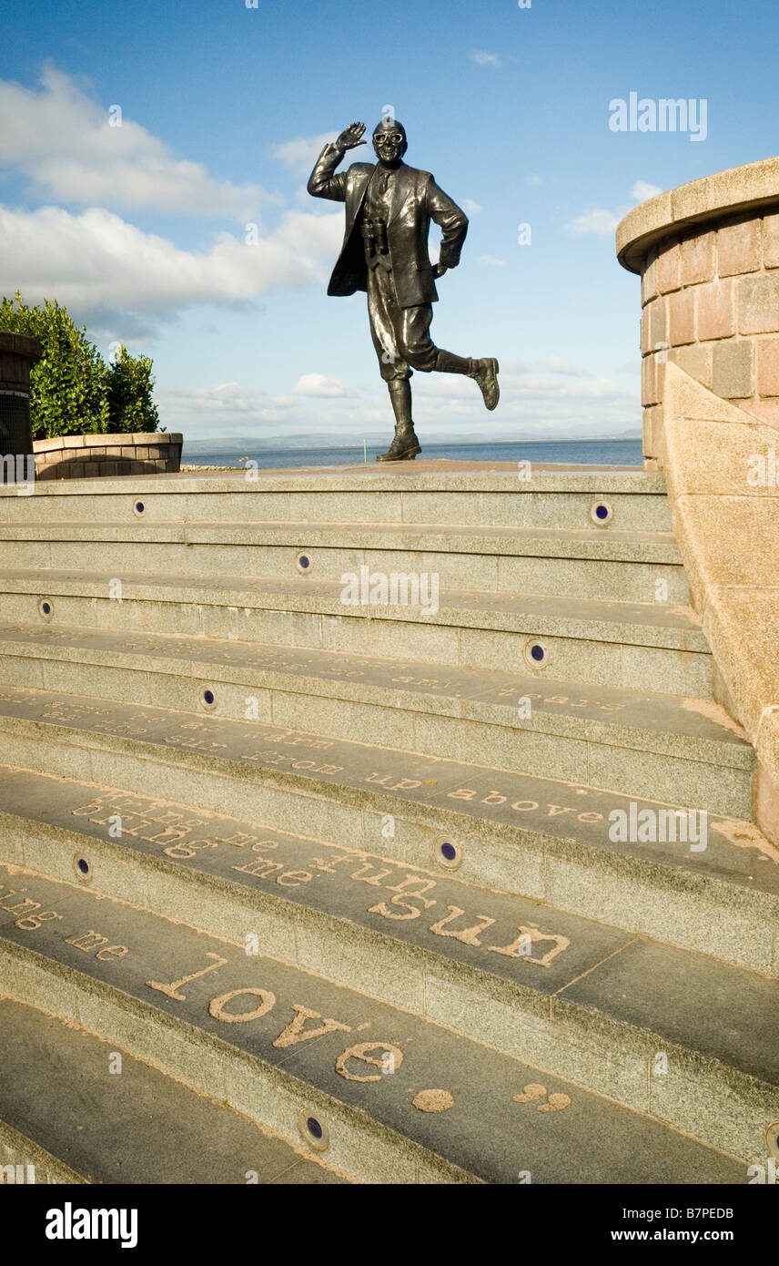 Eric morecambe statue memorial uk hi-res stock photography and images ...