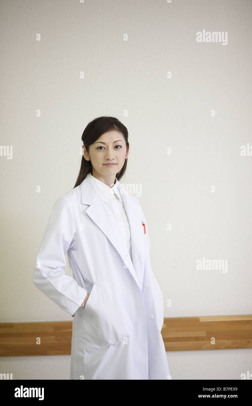 Doctor woman hi-res stock photography and images - Alamy