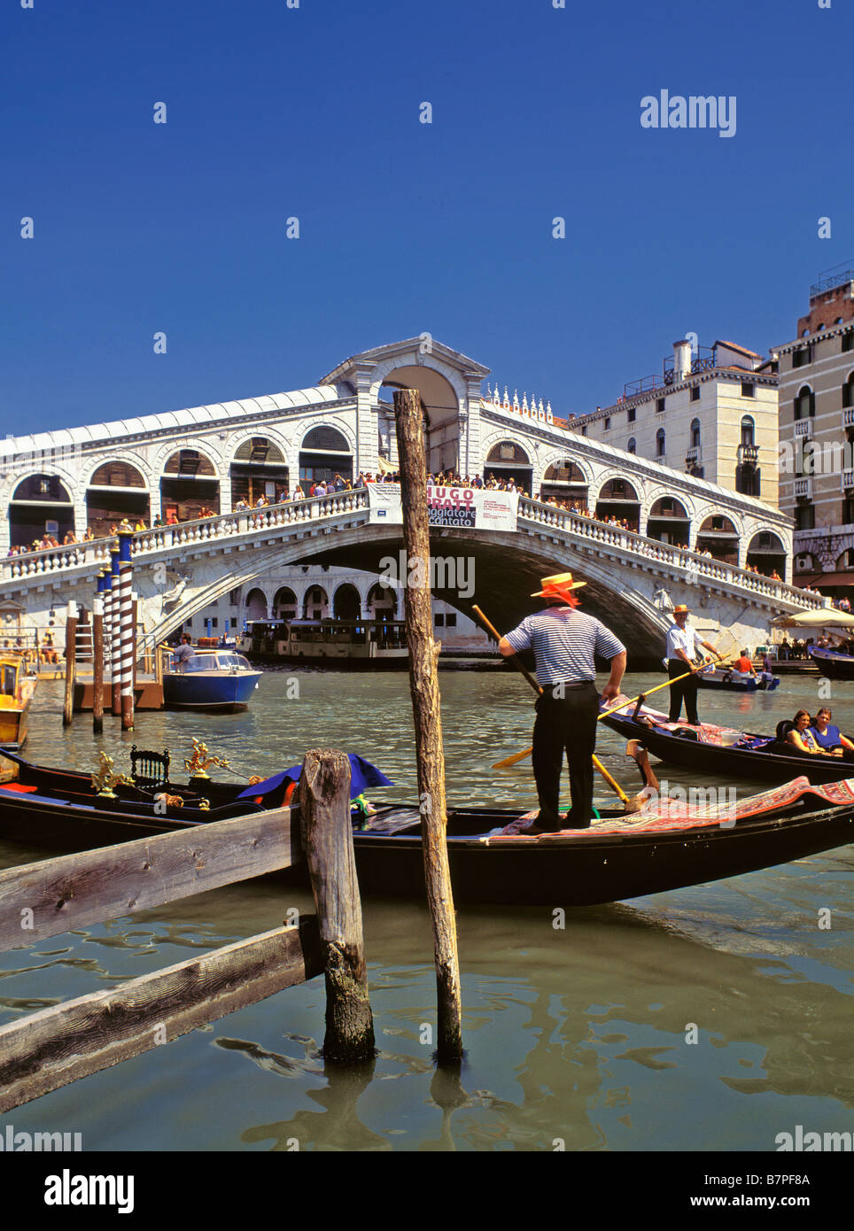 Rialto bridges hi-res stock photography and images - Alamy