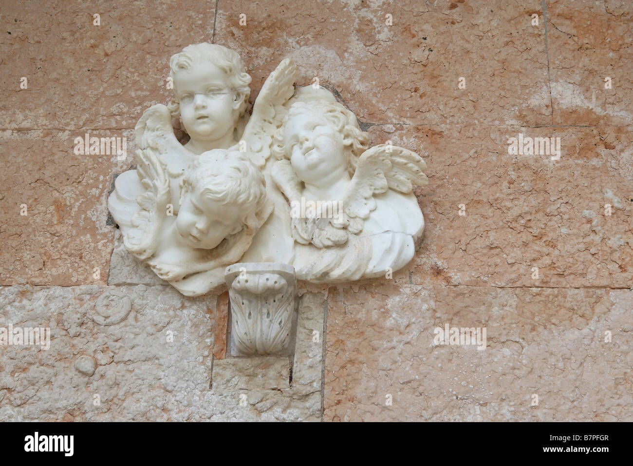 Angel children hi-res stock photography and images - Alamy