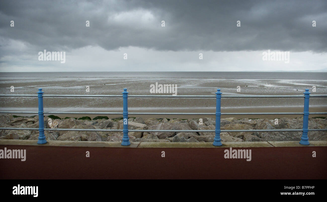 Morecambe seafront looking out over Morecambe Bay Stock Photo - Alamy