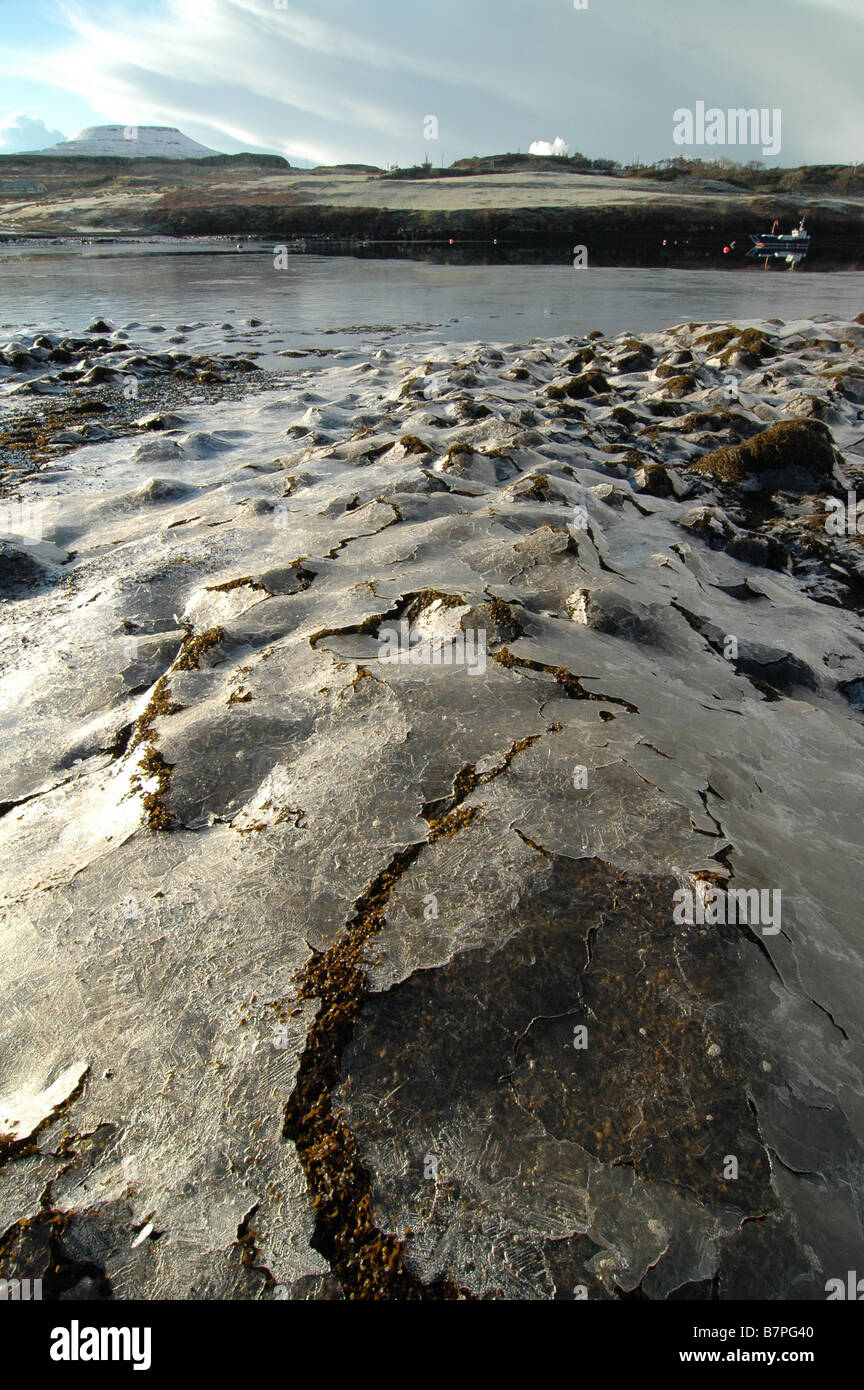 Frozen shore hi-res stock photography and images - Alamy