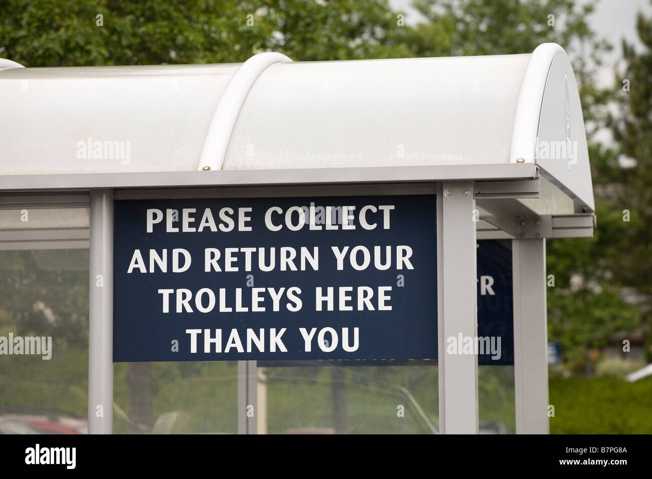 Collect Return Shelter Sign Supermarket Trolleys Stock Photo - Alamy