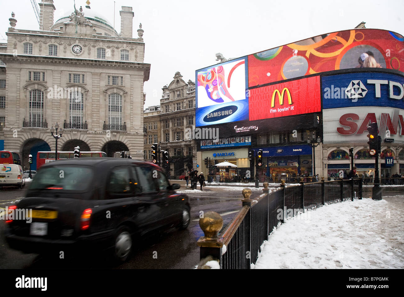 Piccadilly circus in the snow Stock Photo - Alamy
