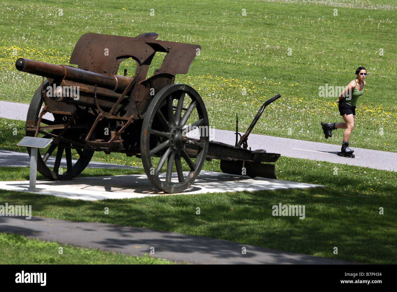 Ww1 cannon hi-res stock photography and images - Alamy