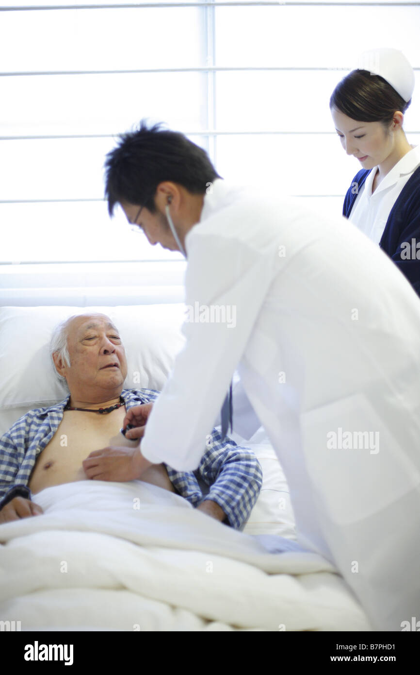 Doctors rounds hi-res stock photography and images - Alamy