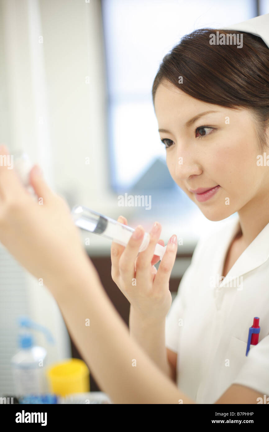 Preparing for injection hi-res stock photography and images - Alamy