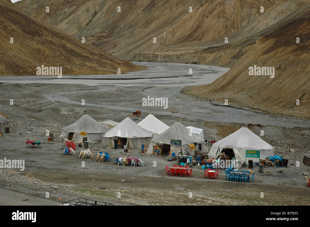 Road tent hi-res stock photography and images - Alamy