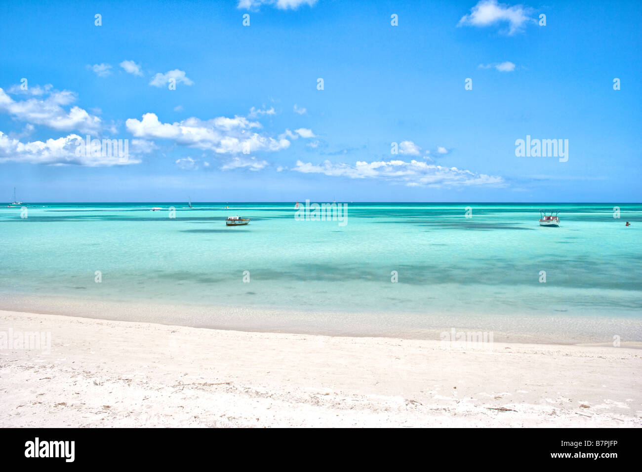 Turquoise waters and sandy beaches on the West coast of Aruba Stock ...