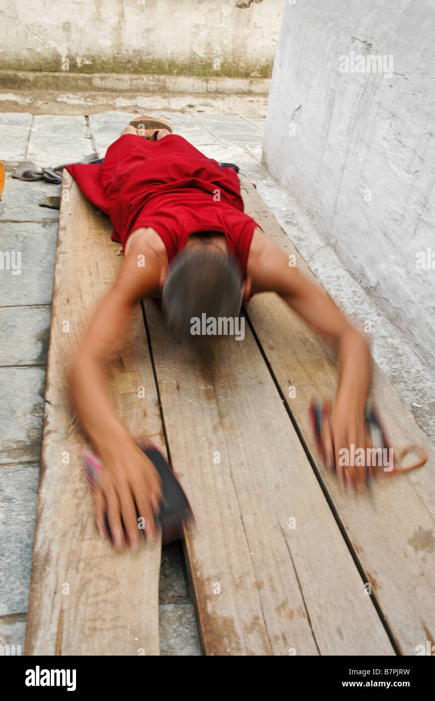 Tibetian monk hi-res stock photography and images - Alamy