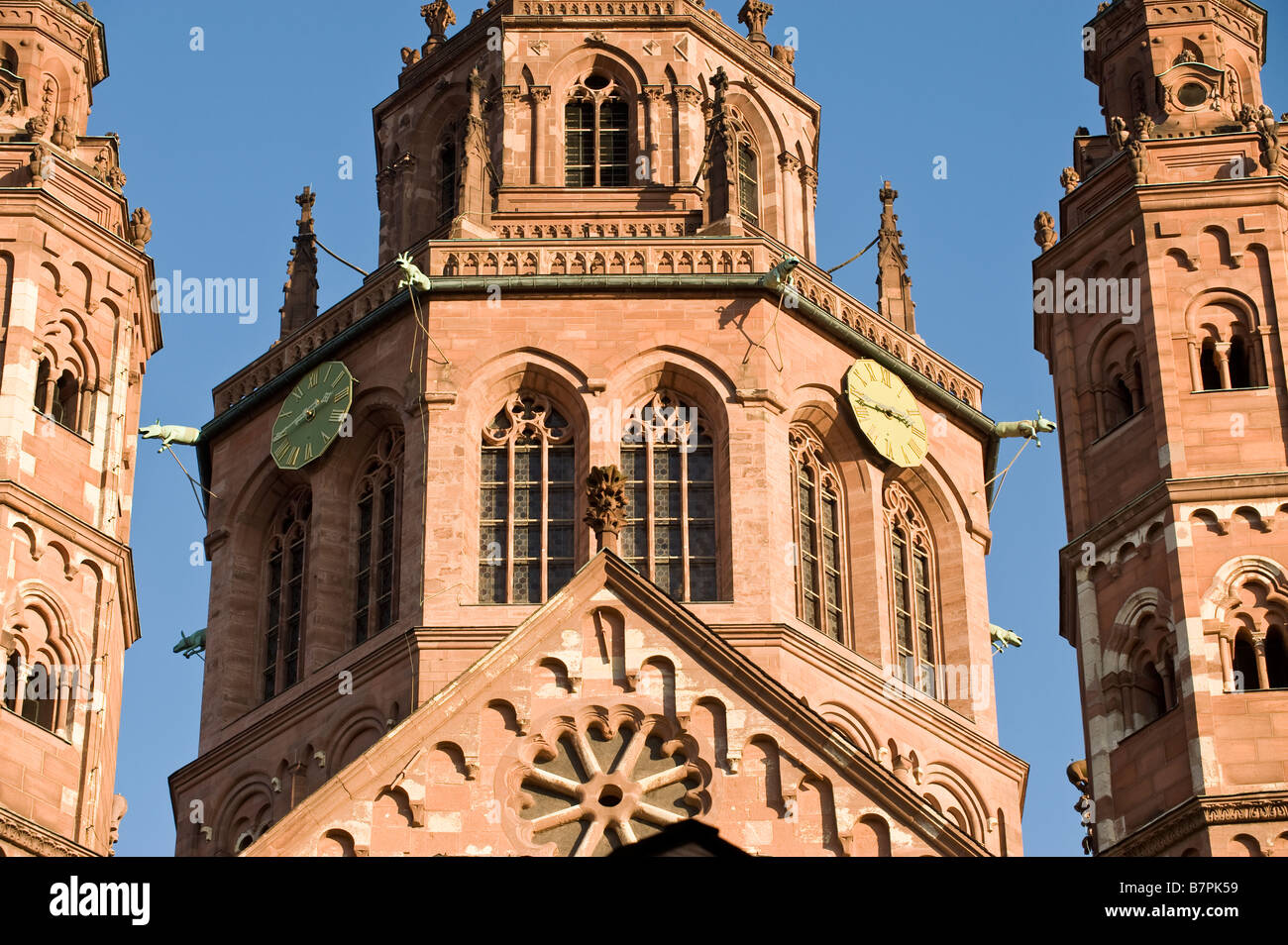 Details of the cathedral in Mainz Stock Photo - Alamy