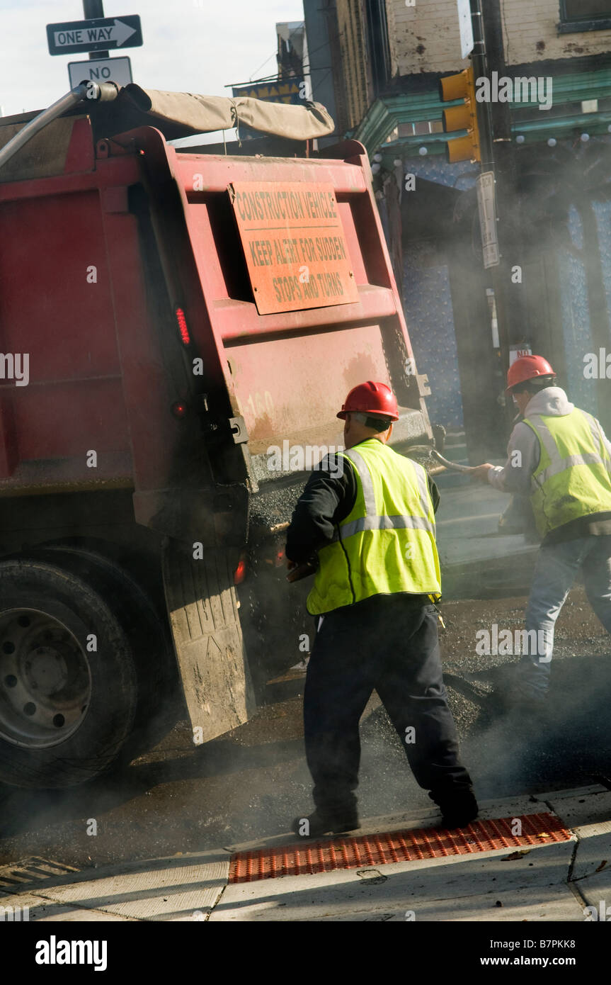 Italian construction workers hi-res stock photography and images - Alamy
