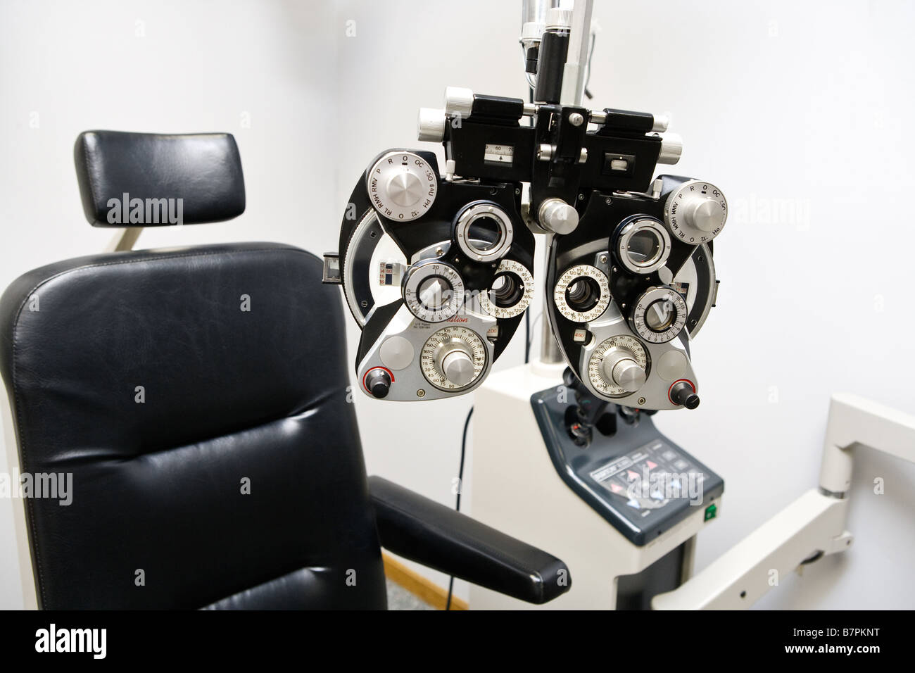 Phoropter High Resolution Stock Photography and Images - Alamy