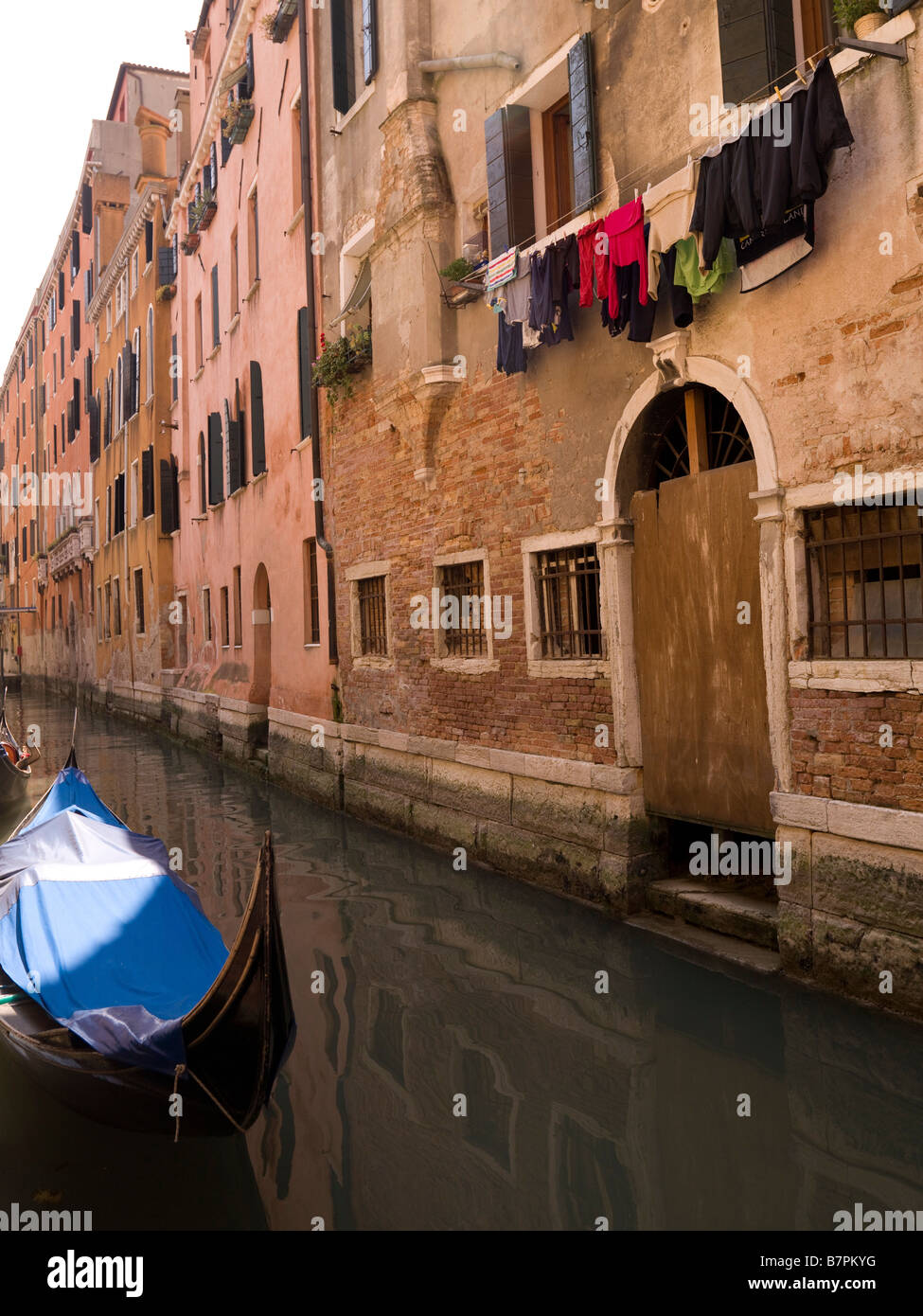 Structures canals hi-res stock photography and images - Alamy