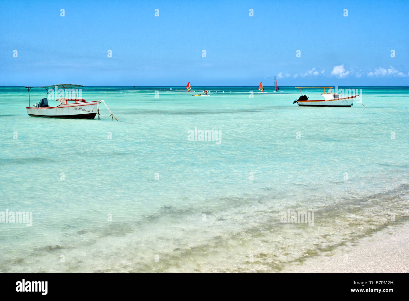 Turquoise waters and sandy beaches on the West coast of Aruba Stock ...