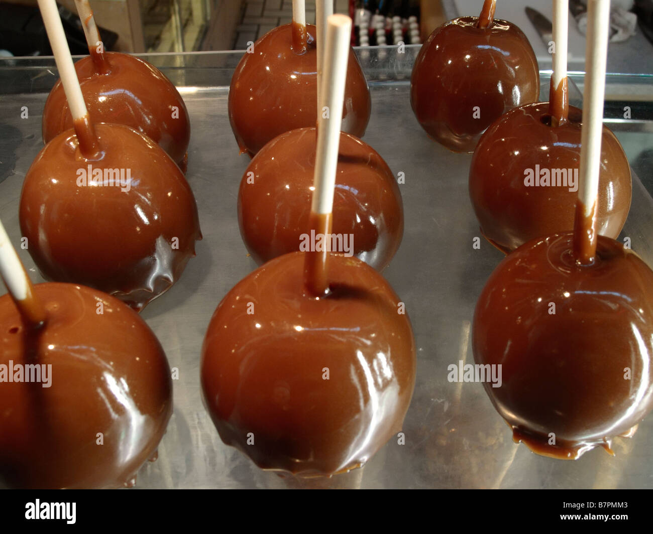 Caramel apples hi-res stock photography and images - Alamy