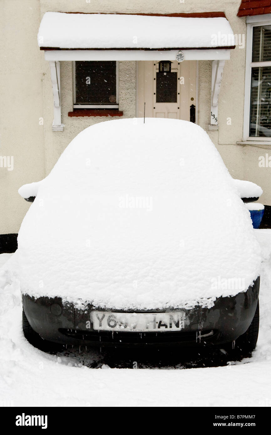 Covered car hi-res stock photography and images - Alamy