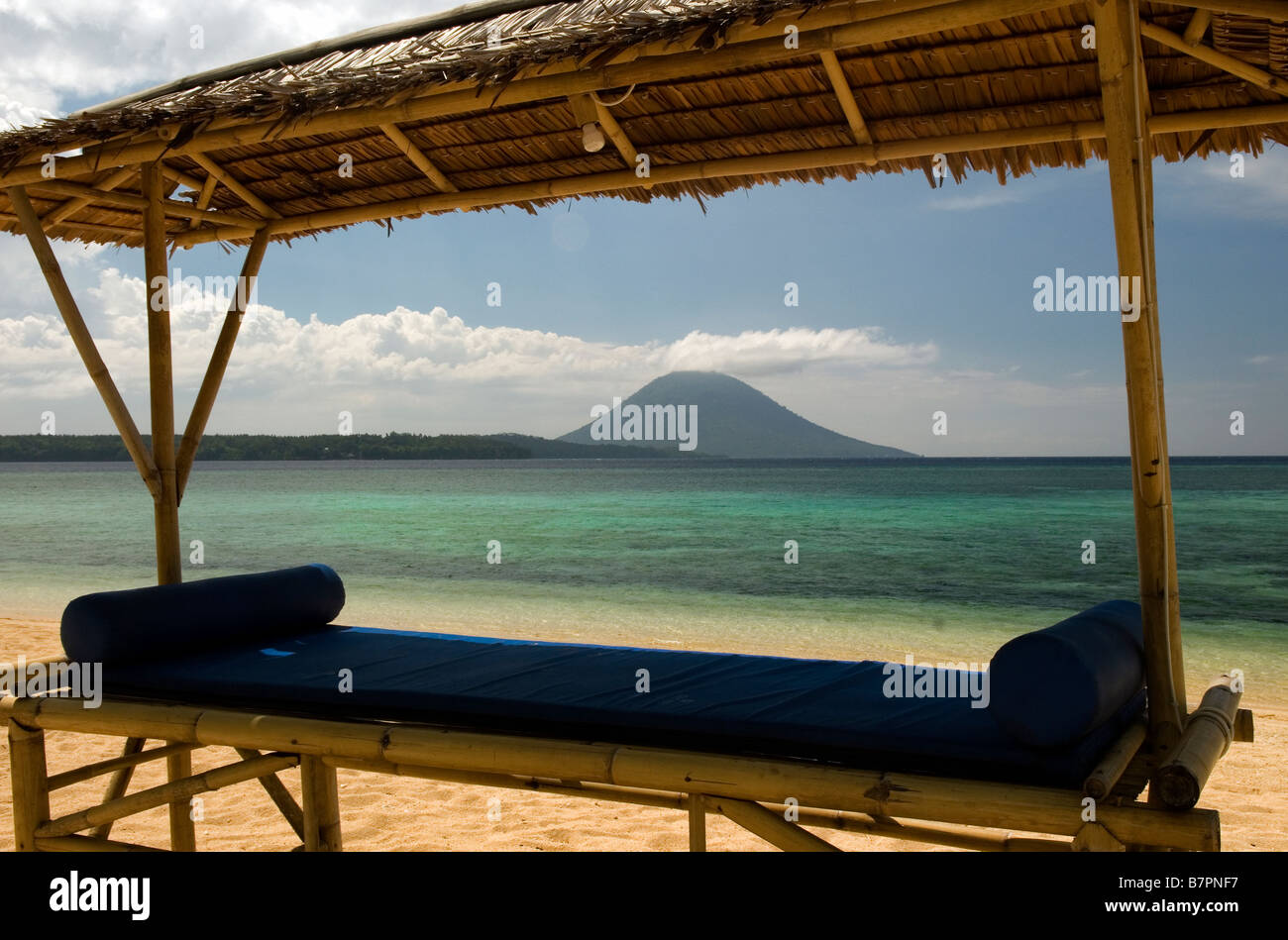 Manado tua volcano hi-res stock photography and images - Alamy
