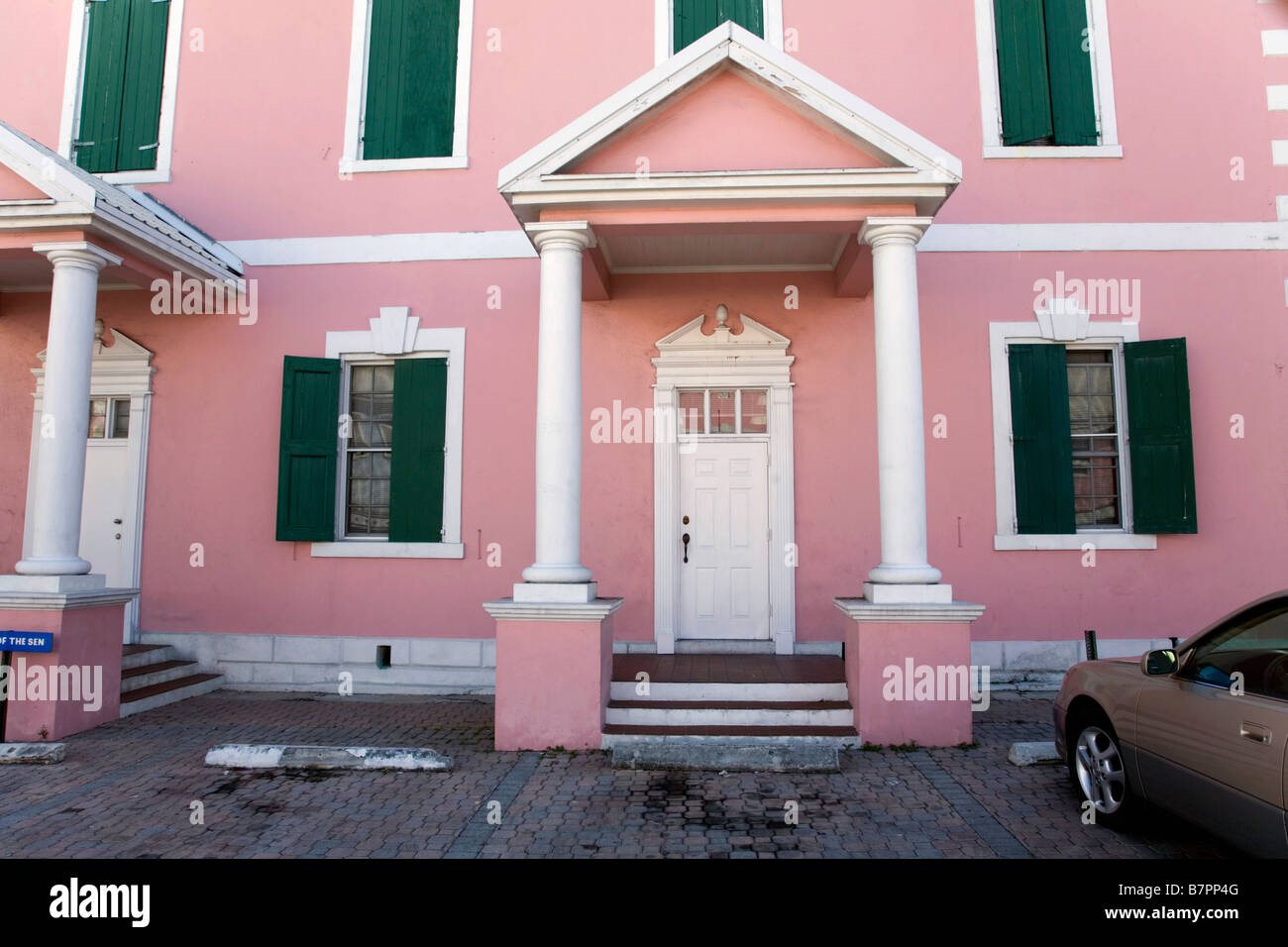 Nassau pink building hi-res stock photography and images - Alamy