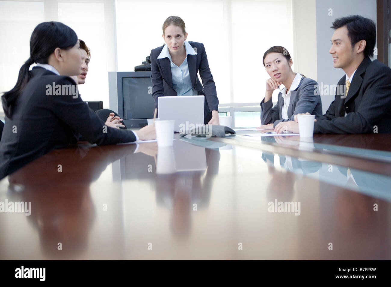 Native american adults table hi-res stock photography and images - Alamy