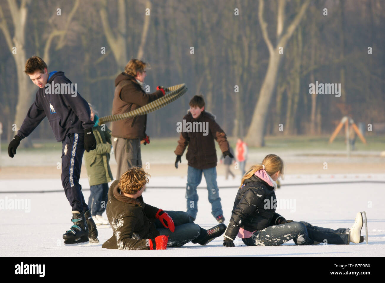 Teenagers ice skating hi-res stock photography and images - Alamy