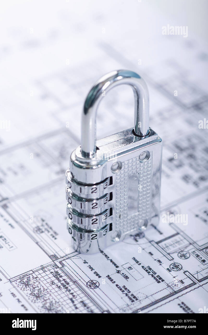 Combination lock chain hi-res stock photography and images - Alamy