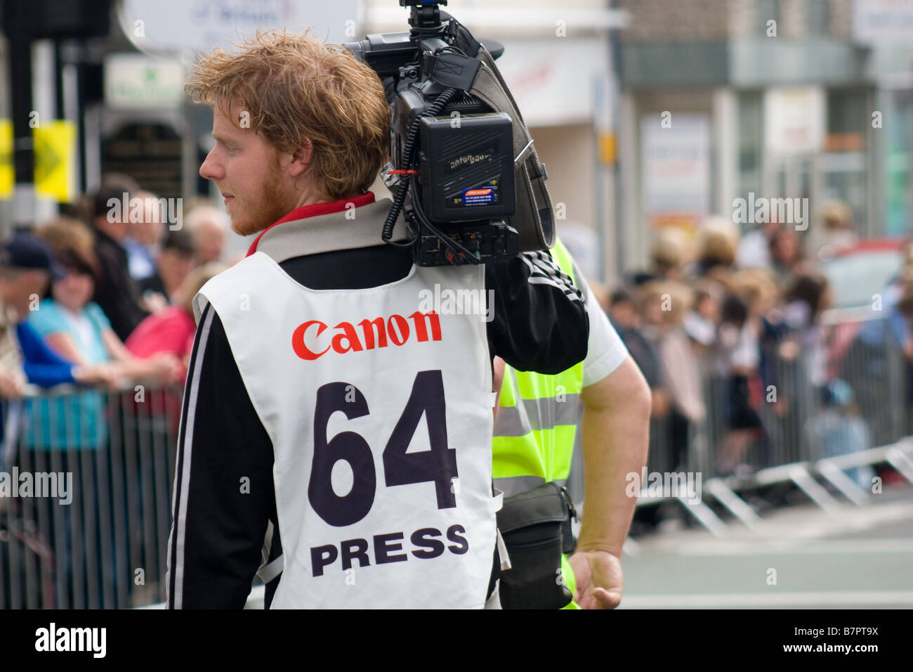 Television cameraman sports event hi-res stock photography and images ...