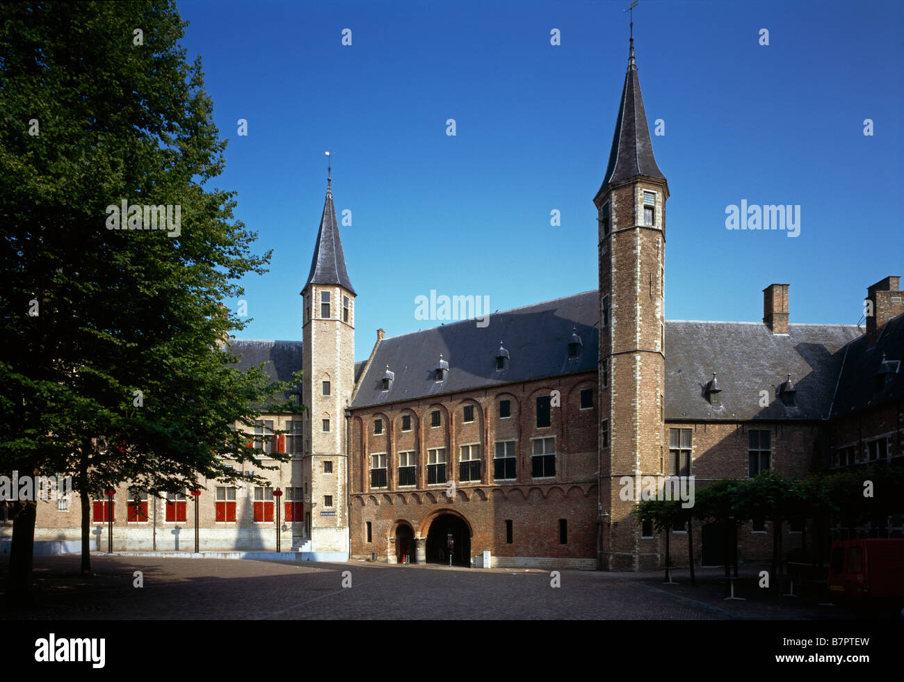 Onze lieve vrouwe turm hi-res stock photography and images - Alamy