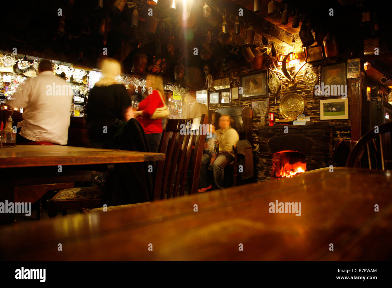 Inside Old English Pub High Resolution Stock Photography and Images - Alamy