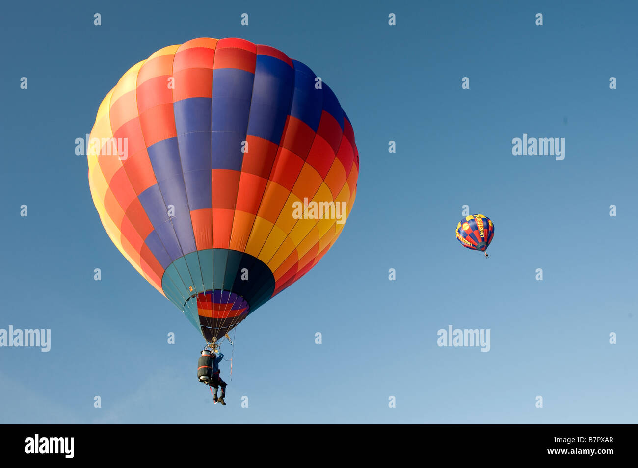 Pilots flying in cloudhopper hot air balloons Stock Photo - Alamy