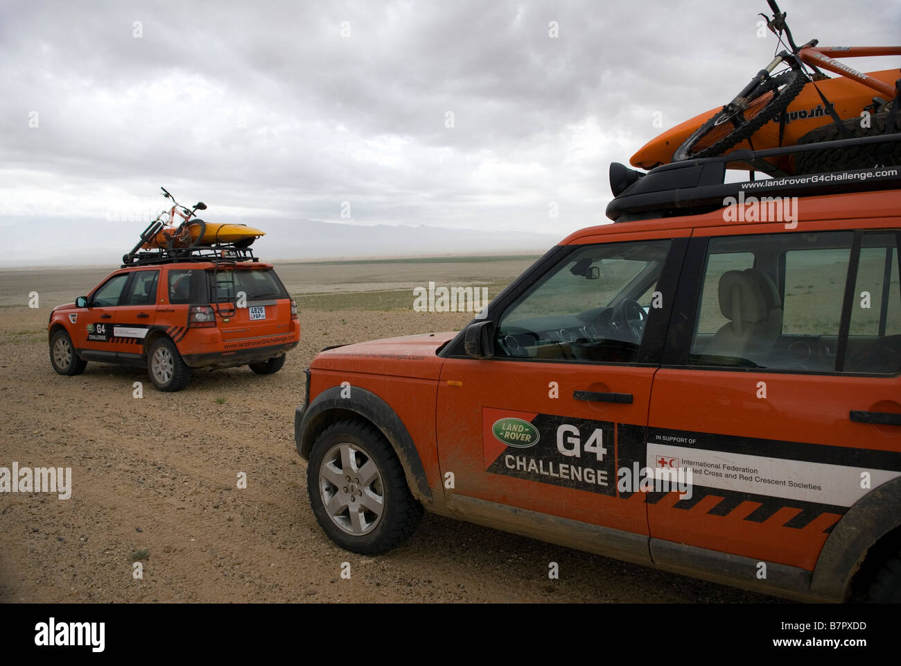 Land rover g4 challenge hi-res stock photography and images - Alamy