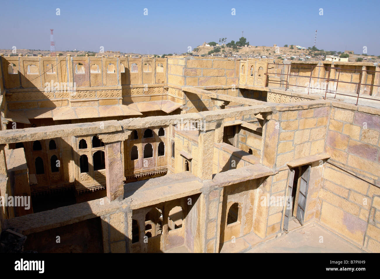 Rooftop traditional haveli indian hi-res stock photography and images ...