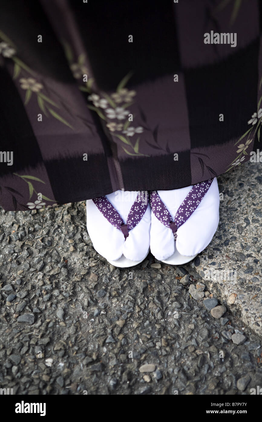 Woman wearing tabi and zori Stock Photo - Alamy