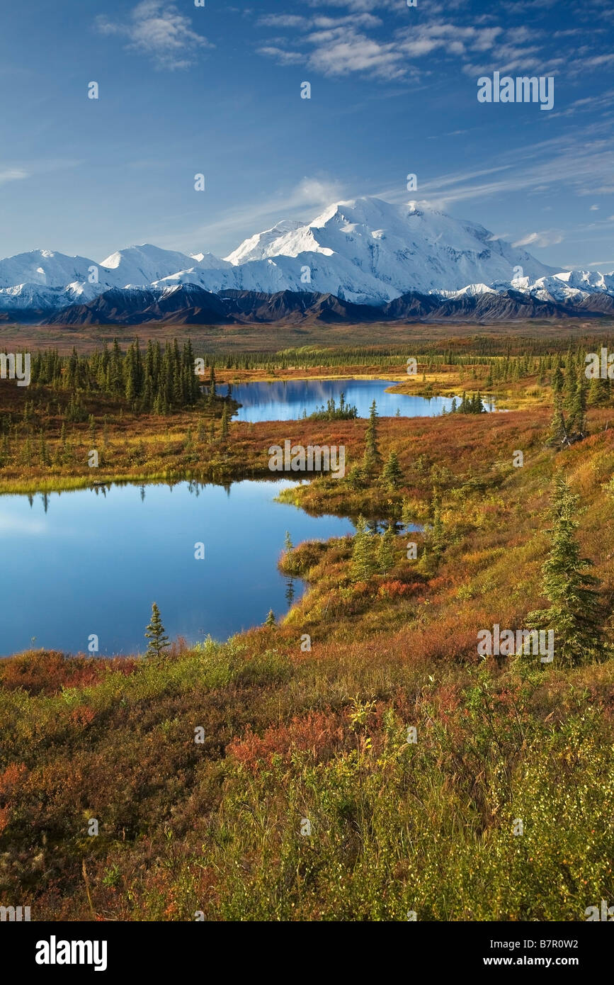 Tundra ponds hi-res stock photography and images - Alamy