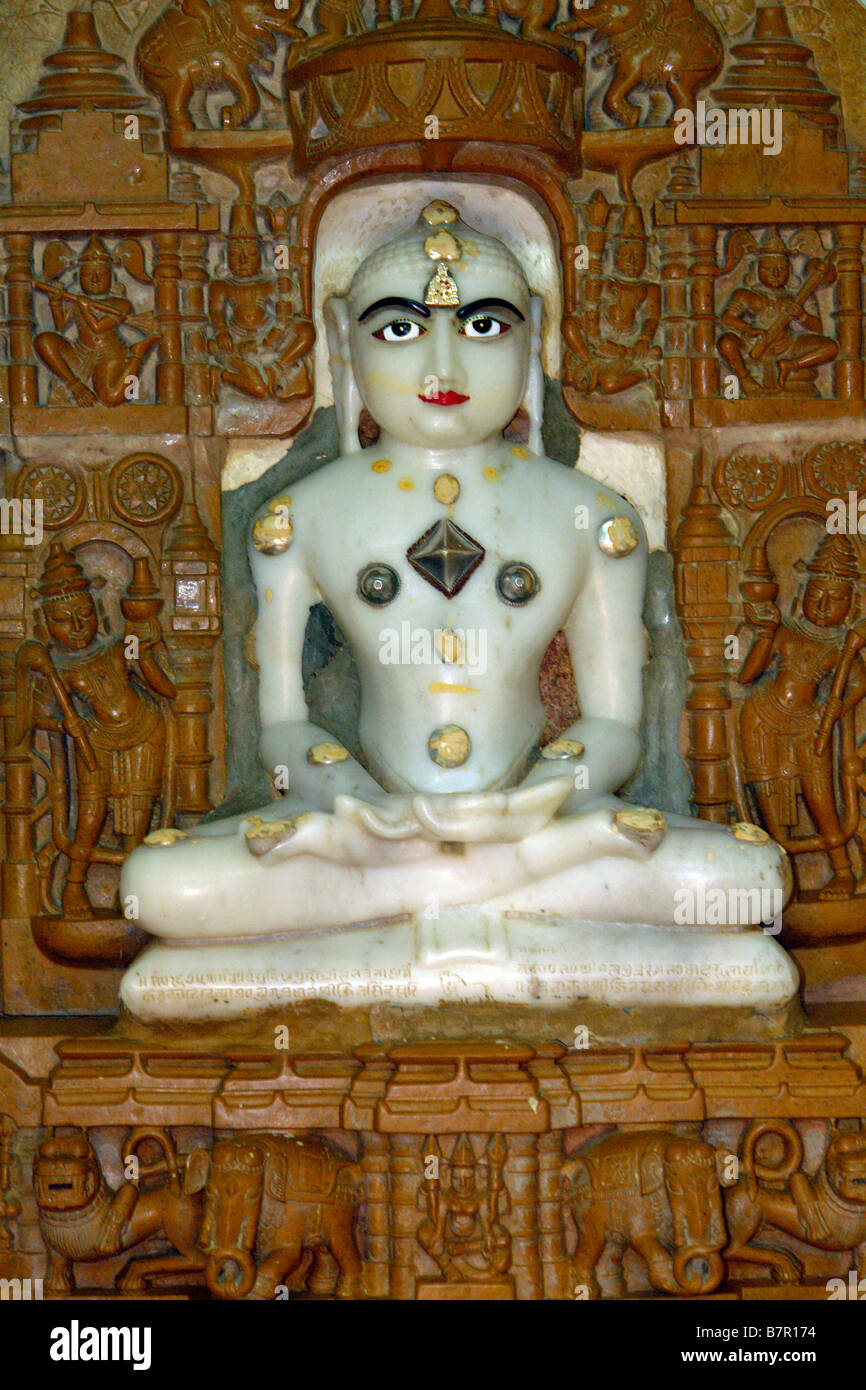 Jain god hi-res stock photography and images - Alamy