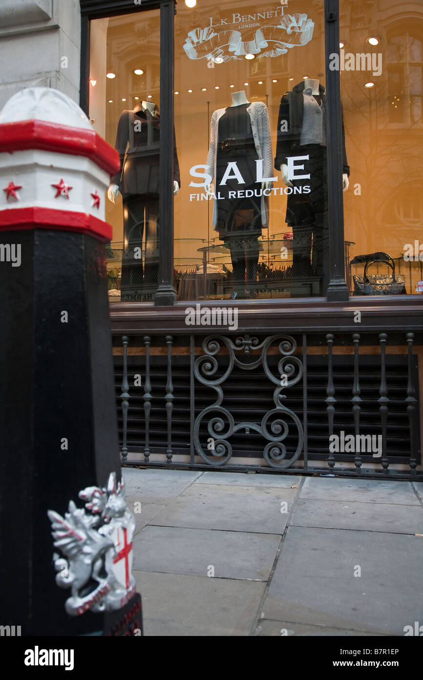 Shops along Cheapside in the financial district of the city of London ...