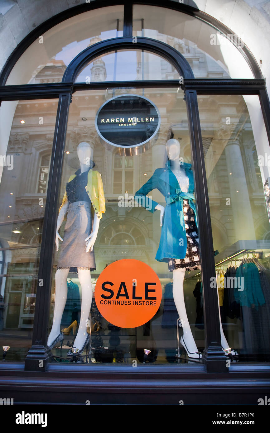 Pound world shops hi-res stock photography and images - Alamy