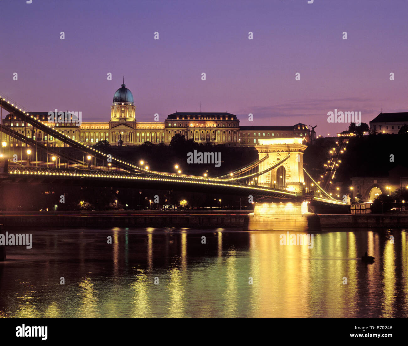 Chain bridges hi-res stock photography and images - Alamy