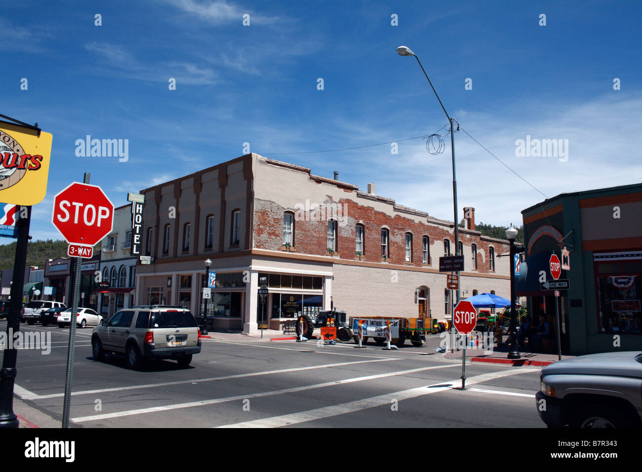 Noon signs hi-res stock photography and images - Alamy